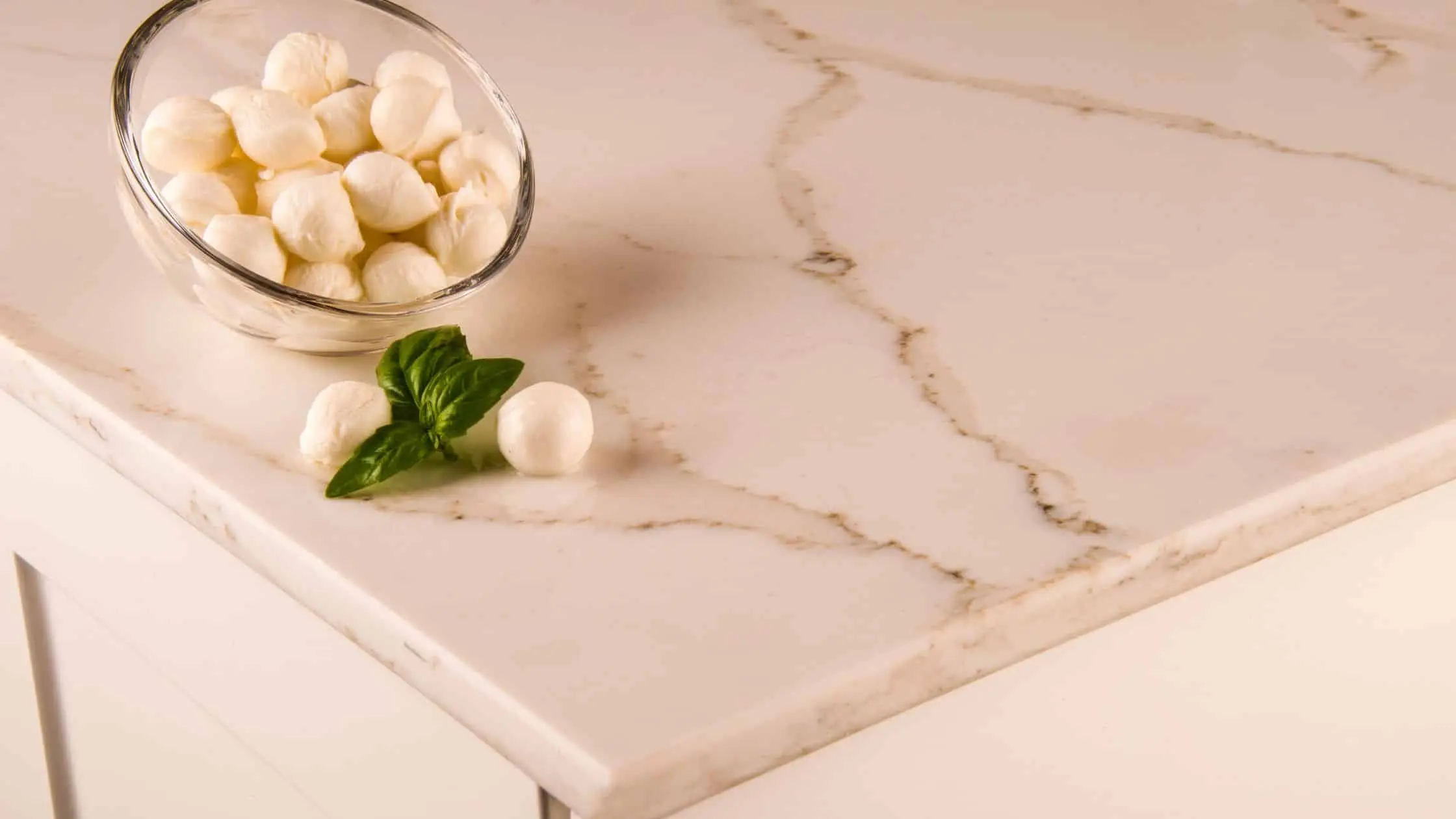 Granito vs. cuarzo: como hacerlo para tu cocina - Padua Materiales